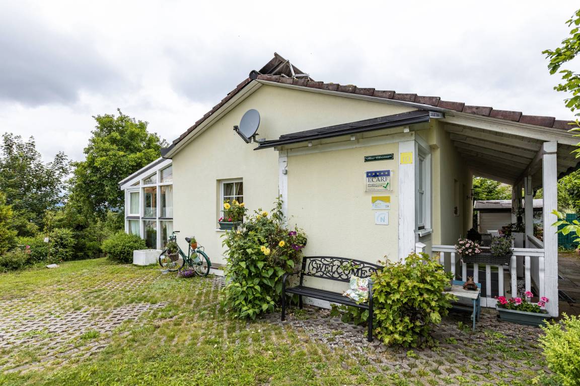 72 M² Ferienhaus ∙ 2 Schlafzimmer ∙ 4 Gäste - Donaueschingen