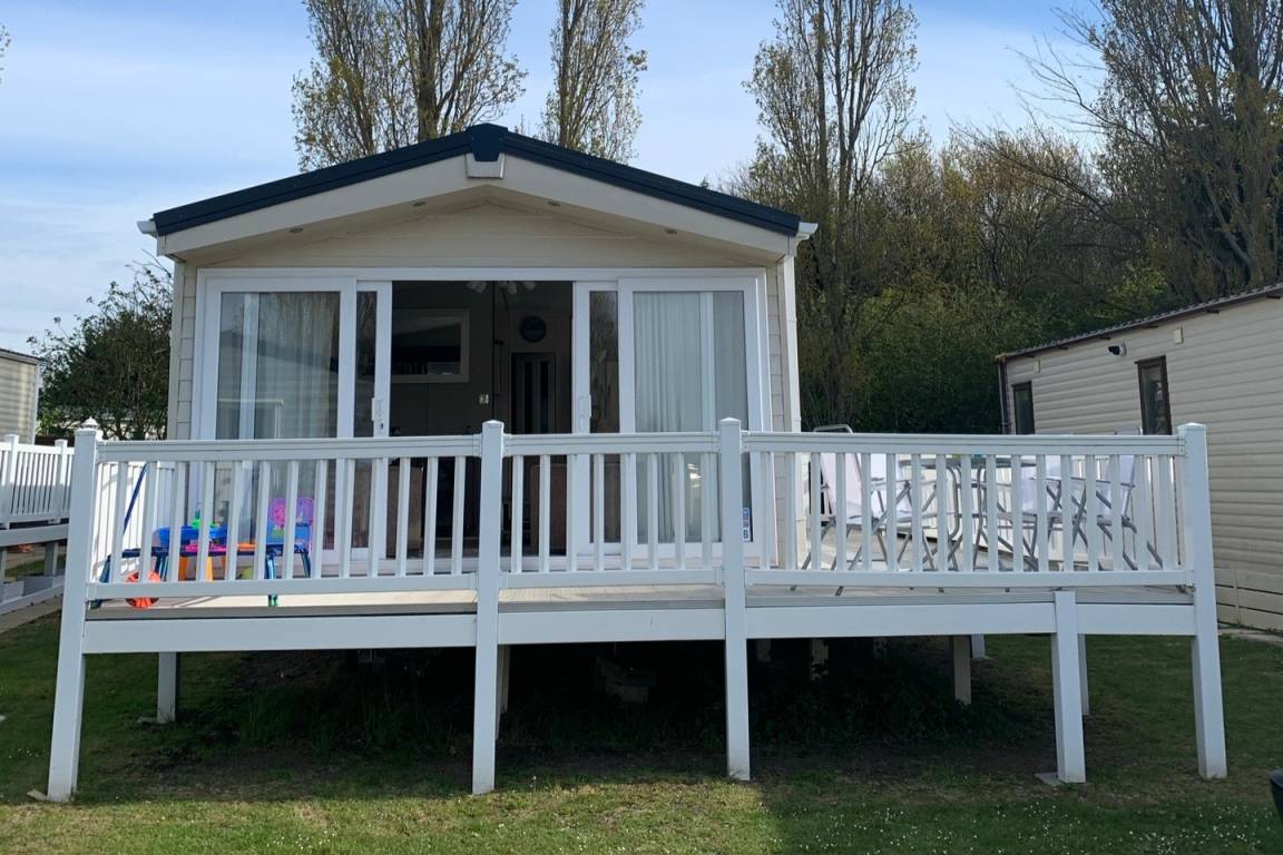 75 M² Cabin ∙ 2 Bedrooms ∙ 6 Guests - Mersea Island