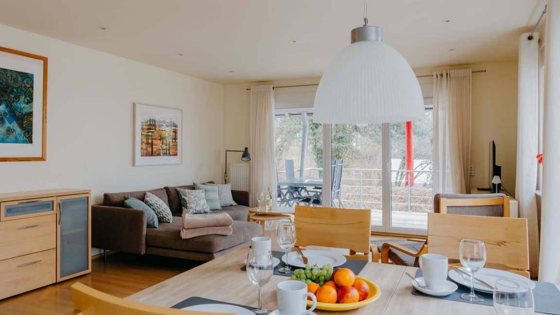 98 M² Ferienhaus ∙ 2 Schlafzimmer ∙ 4 Gäste - Meersburg