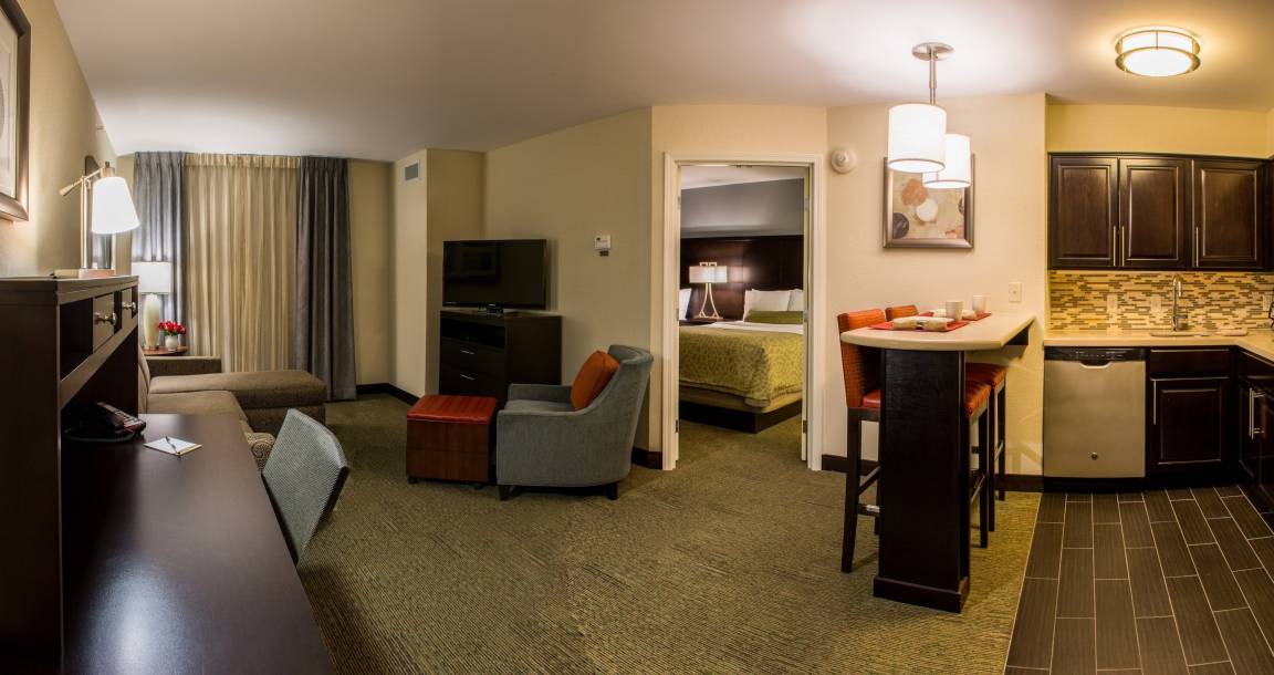 Condo ∙ 1 Bedroom ∙ 6 Guests - Merrillville, IN