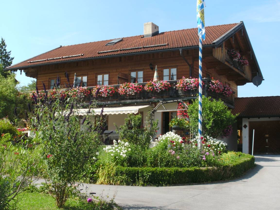 60 M² Ferienhaus ∙ 2 Schlafzimmer ∙ 4 Gäste - Bayrischzell