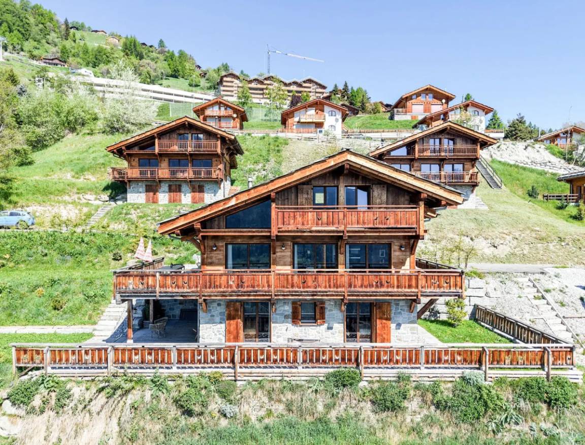 165 M² Chalet ∙ 4 Schlafzimmer ∙ 8 Gäste - Nax
