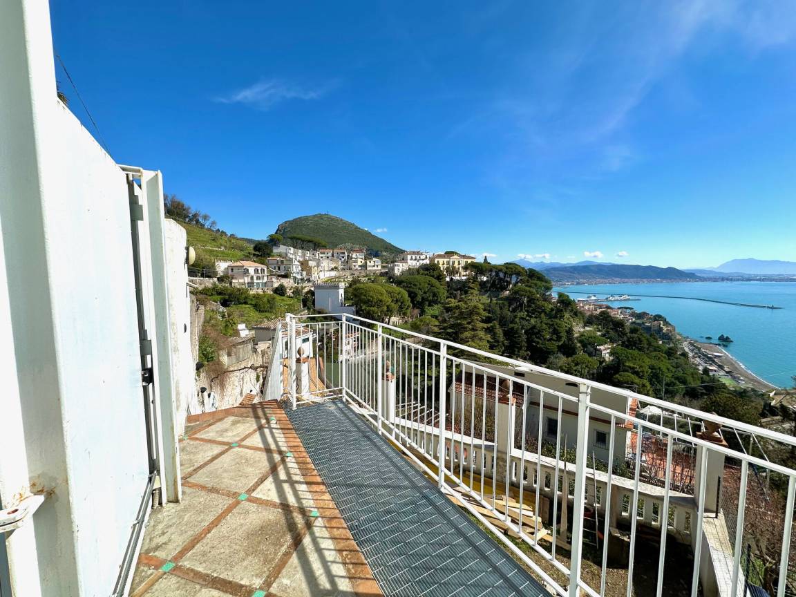 70 M² Villa ∙ 2 Bedrooms ∙ 4 Guests - Vietri sul Mare
