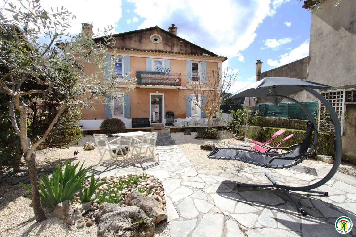 60 M² Gîte ∙ 2 Chambres ∙ 5 Personnes - Nyons