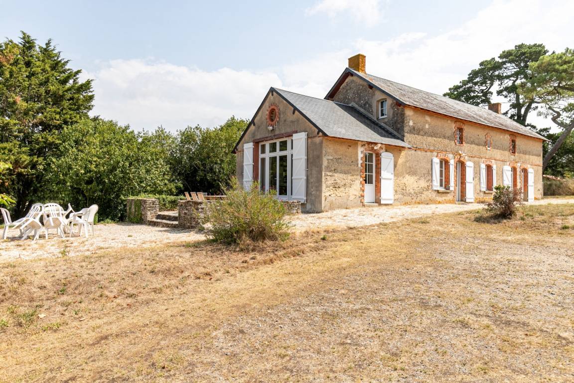 180 M² Cottage ∙ 5 Bedrooms ∙ 12 Guests - Vendée