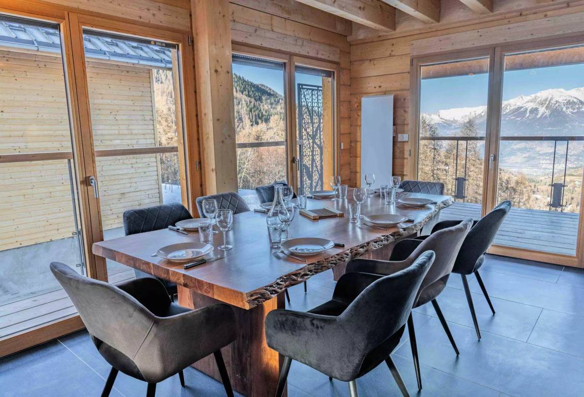 130 M² Chalet ∙ 5 Bedrooms ∙ 16 Guests - Les Orres