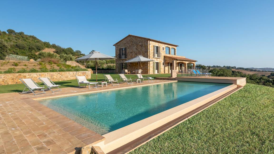 250 M² Villa ∙ 4 Bedrooms ∙ 8 Guests - Manciano