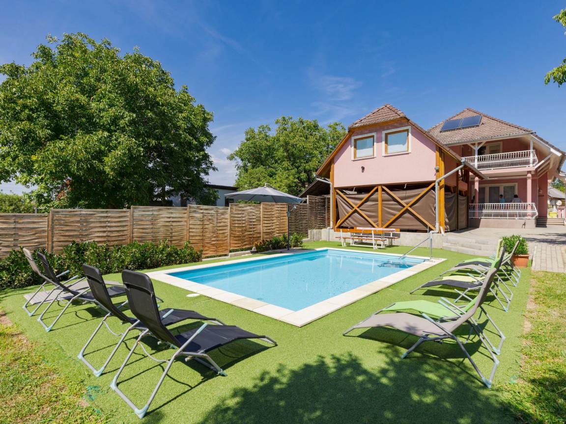 Ferienhaus ∙ 6 Schlafzimmer ∙ 14 Gäste - Plattensee