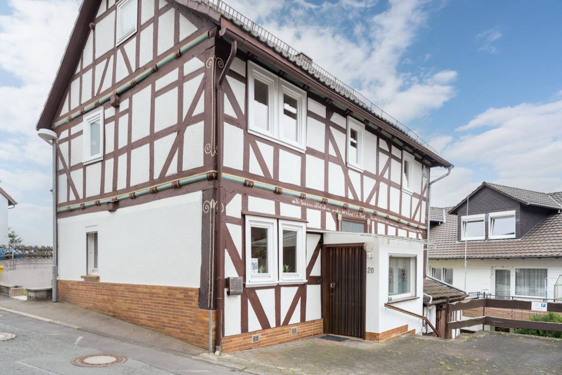 90 M² Ferienhaus ∙ 2 Schlafzimmer ∙ 6 Gäste - Frankenberg (Eder)