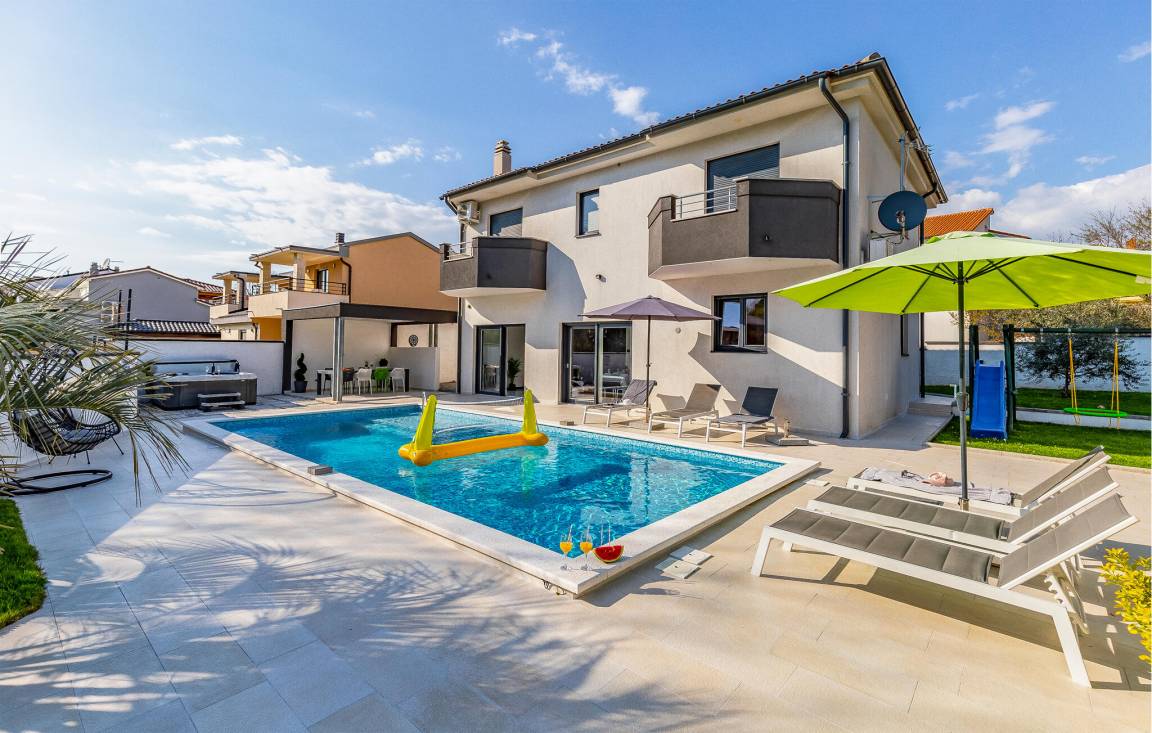 136 M² Ferienhaus ∙ 4 Schlafzimmer ∙ 8 Gäste - Fažana