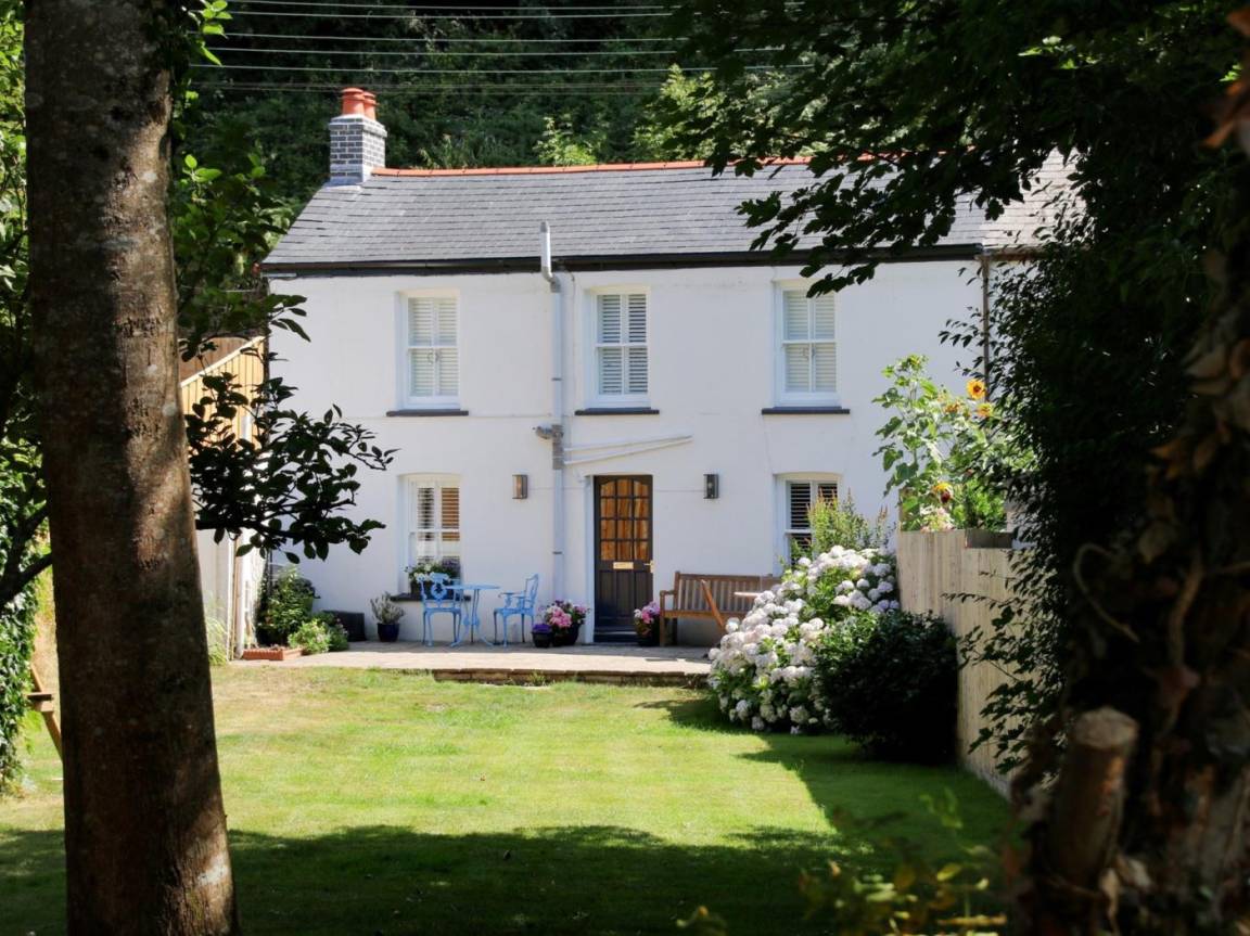 Cottage ∙ 2 Bedrooms ∙ 4 Guests - St Austell