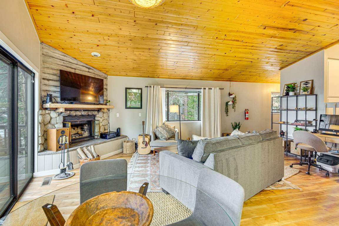 97 M² House ∙ 2 Bedrooms ∙ 6 Guests - Lake Arrowhead, CA