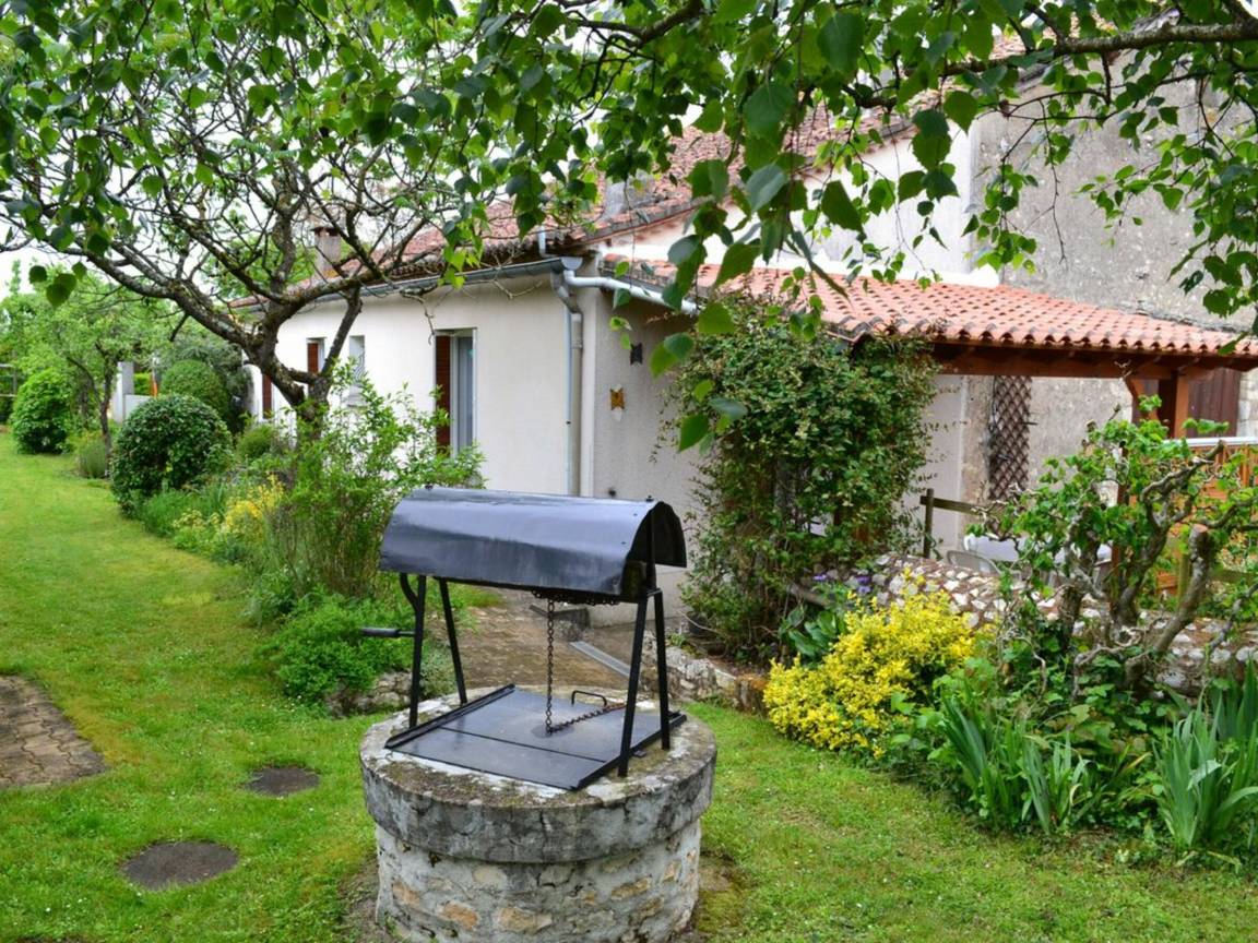 65 M² Cottage ∙ 2 Bedrooms ∙ 4 Guests - Charente