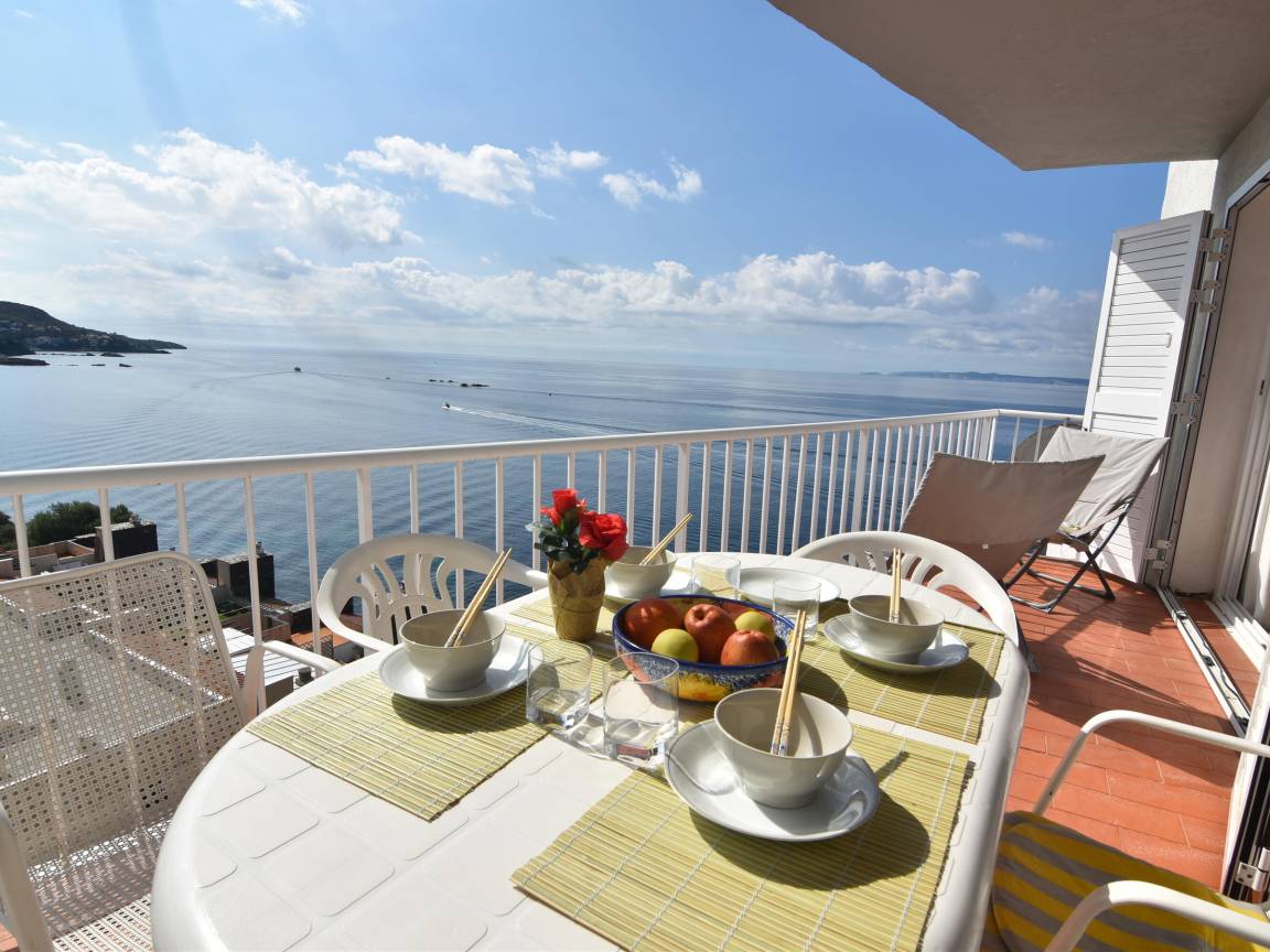 65 M² Apartamento ∙ 3 Habitaciones ∙ 6 Huéspedes - Cadaqués