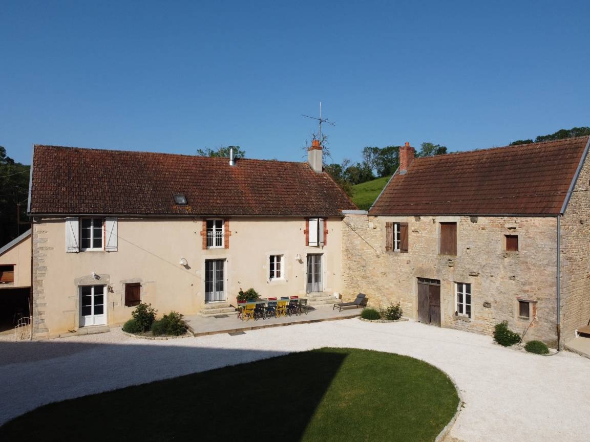 180 M² Cottage ∙ 5 Chambres ∙ 12 Personnes - Bourgogne-Franche-Comté