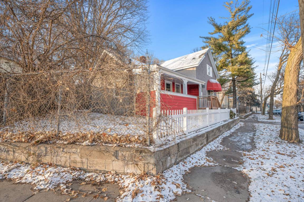 House ∙ 3 Bedrooms ∙ 8 Guests - Woodbury, MN