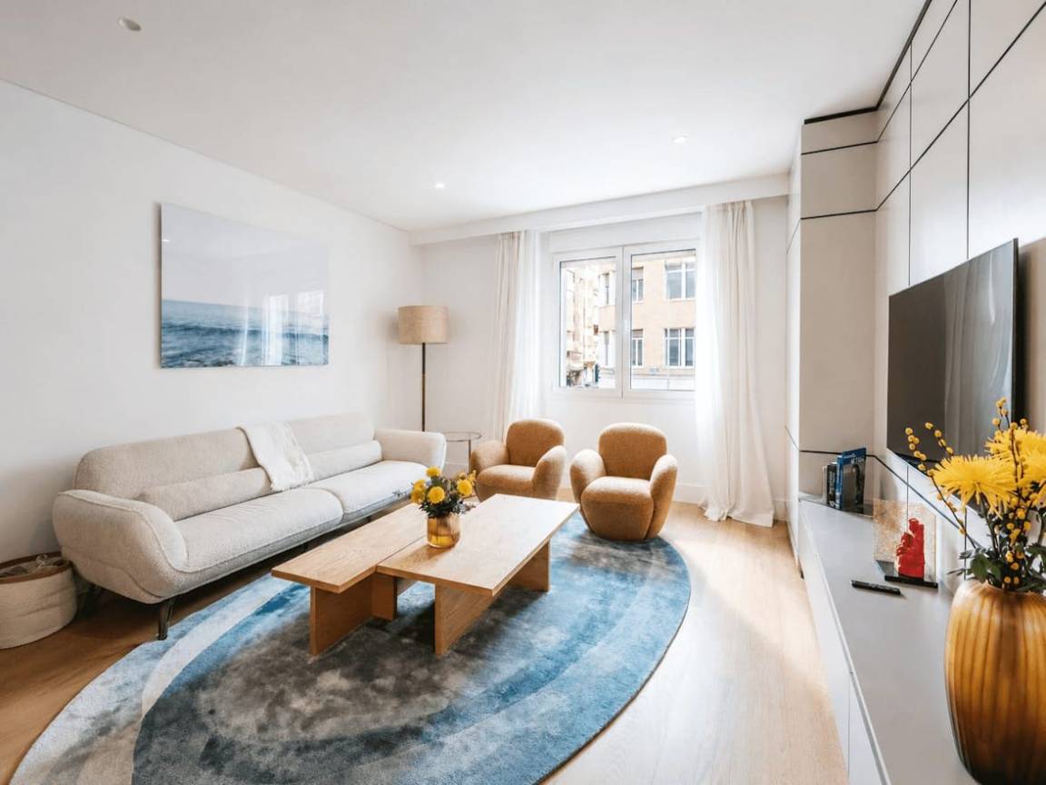 150 M² Apartamento ∙ 3 Habitaciones ∙ 6 Huéspedes - Madrid