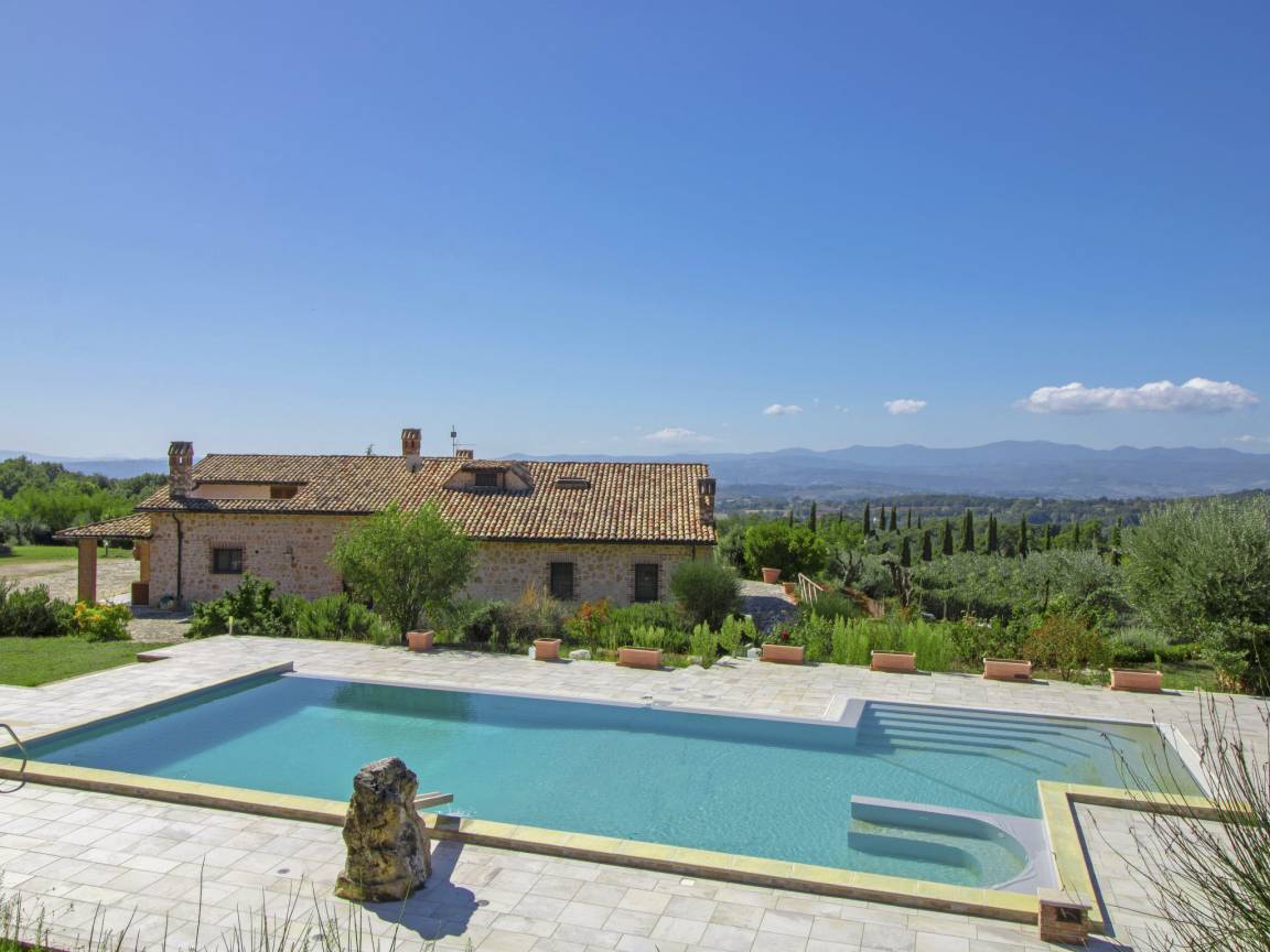 250 M² House ∙ 5 Bedrooms ∙ 10 Guests - Umbria