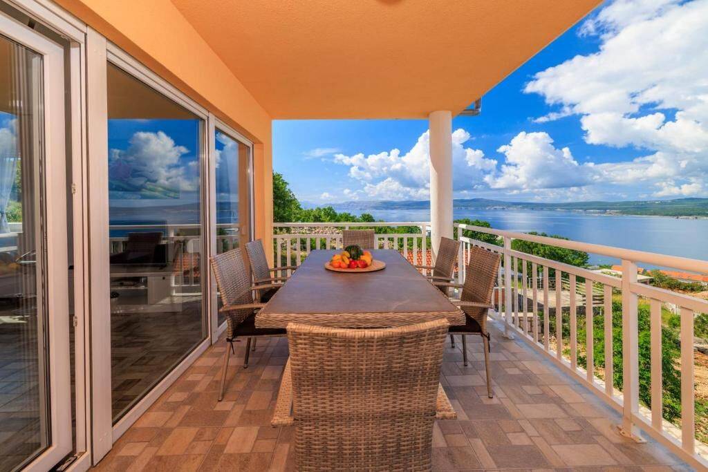 100 M² Apartment ∙ 2 Bedrooms ∙ 5 Guests - Crikvenica