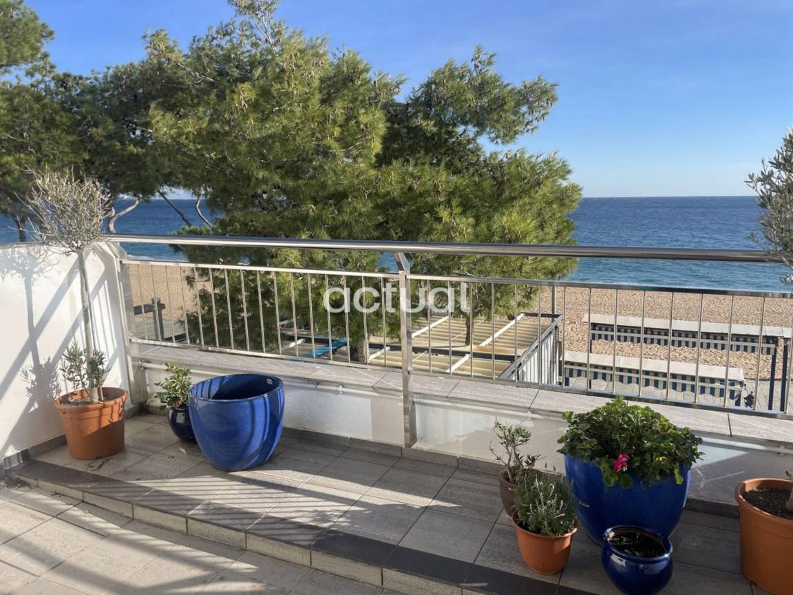 55 M² Huoneisto ∙ 3 Makuuhuonetta ∙ 4 Vierasta - Sant Feliu de Guíxols