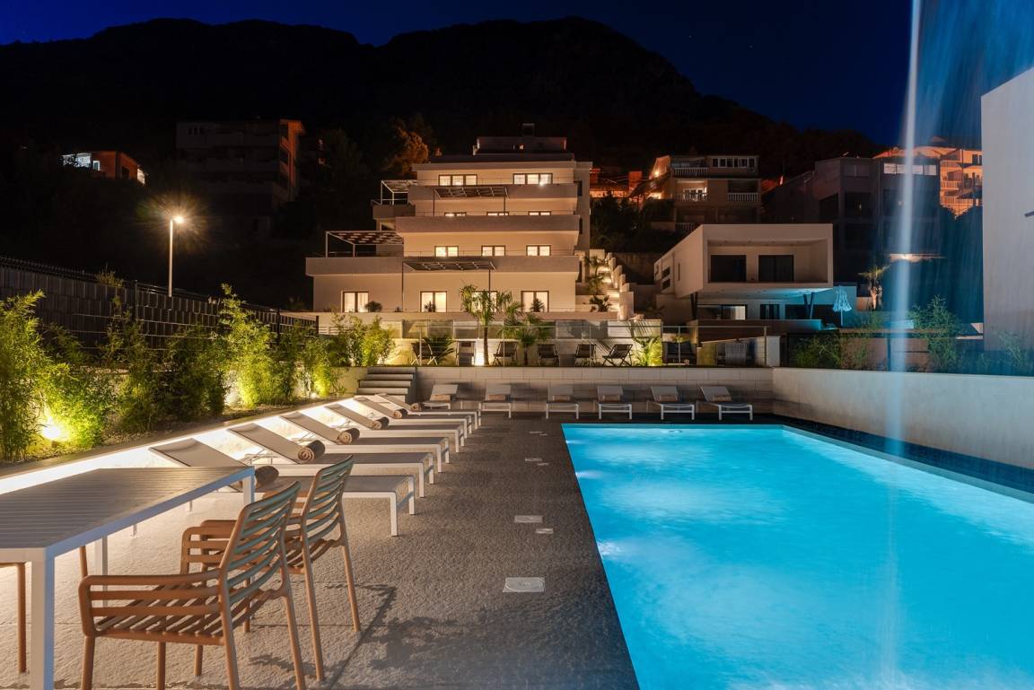 650 M² Villa ∙ 11 Bedrooms ∙ 22 Guests - Omiš