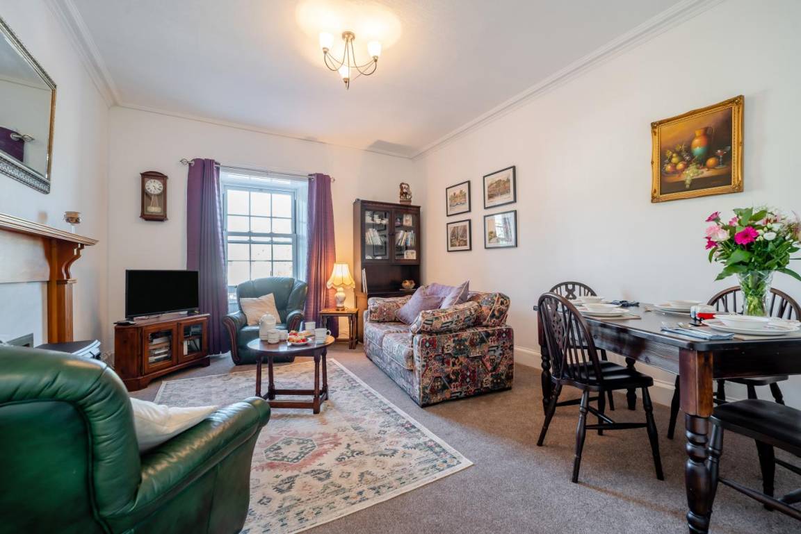 Cottage ∙ 2 Bedrooms ∙ 4 Guests - Moffat