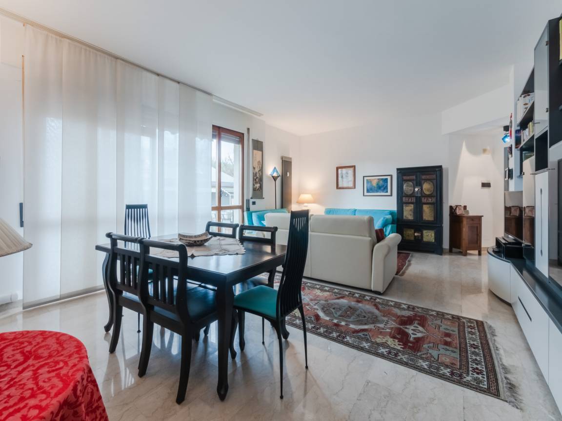 130 M² Apartment ∙ 2 Bedrooms ∙ 4 Guests - Pesaro