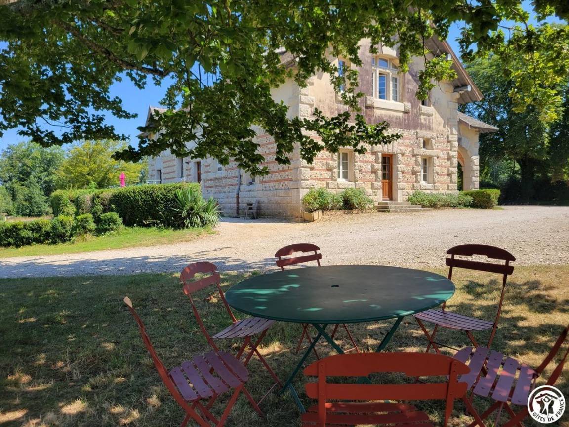 50 M² Gîte ∙ 1 Chambre ∙ 4 Personnes - Miribel