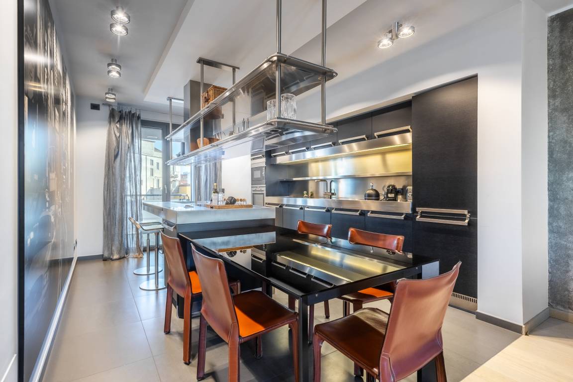 120 M² Apartamento ∙ 2 Habitaciones ∙ 4 Huéspedes - Alba, CN, Italia