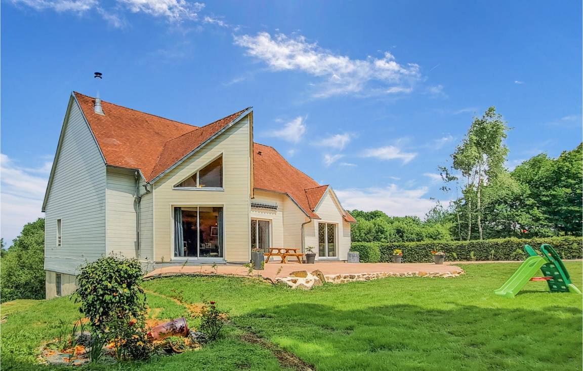 127 M² Maison De Vacances ∙ 3 Chambres ∙ 8 Personnes - Orne