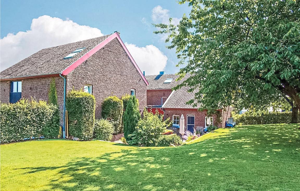 350 M² Huis ∙ 7 Slaapkamers ∙ 17 Gasten - Voeren