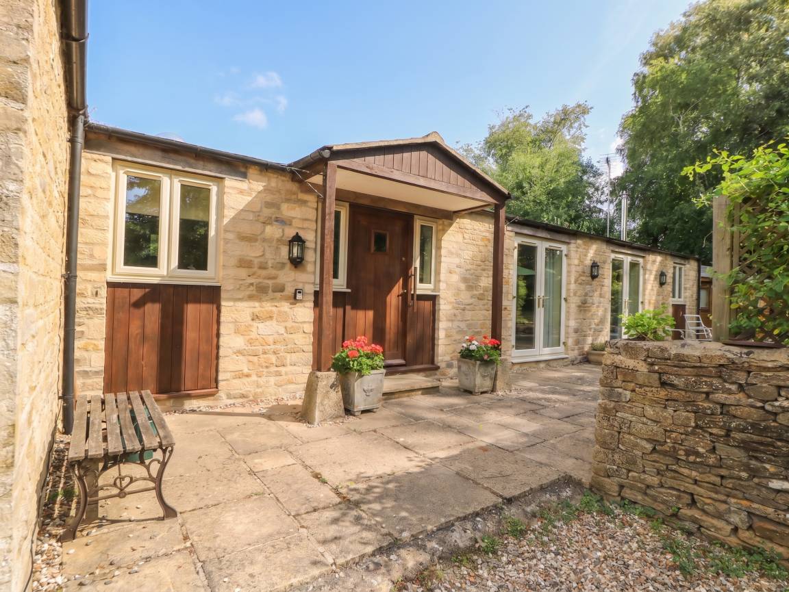 Cottage ∙ 2 Bedrooms ∙ 4 Guests - South Cerney