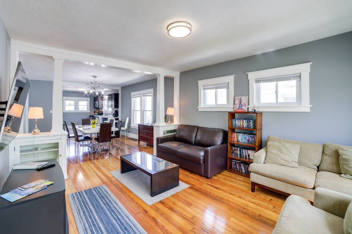 98 M² House ∙ 2 Bedrooms ∙ 6 Guests - Michigan City, IN