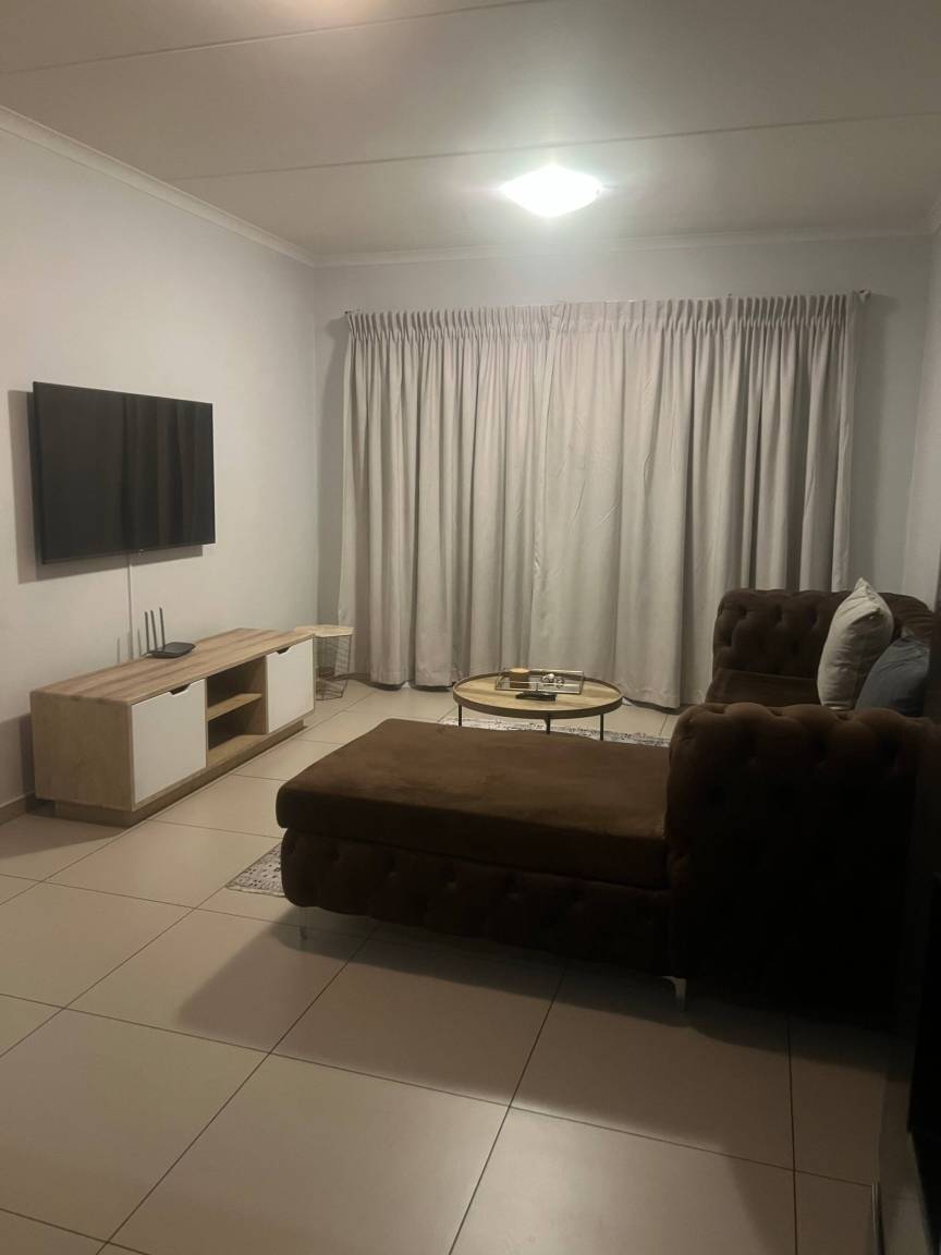 76 M² Apartment ∙ 2 Bedrooms ∙ 7 Guests - Midrand