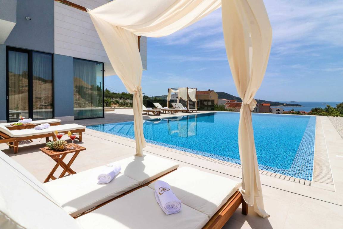 400 M² Villa ∙ 4 Schlafzimmer ∙ 8 Gäste - Primošten