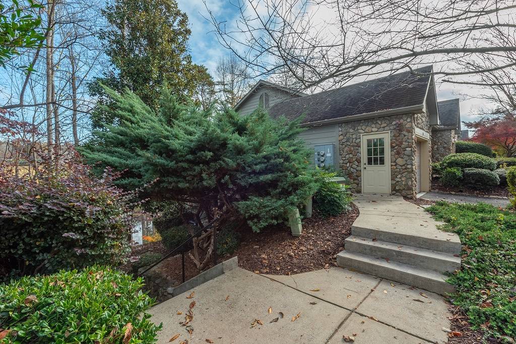 House ∙ 2 Bedrooms ∙ 4 Guests - Lake Lure, NC