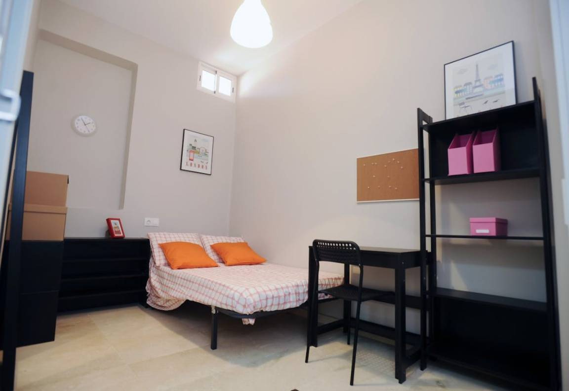 250 M² Private Room ∙ 1 Bedroom ∙ 2 Guests - Valencia