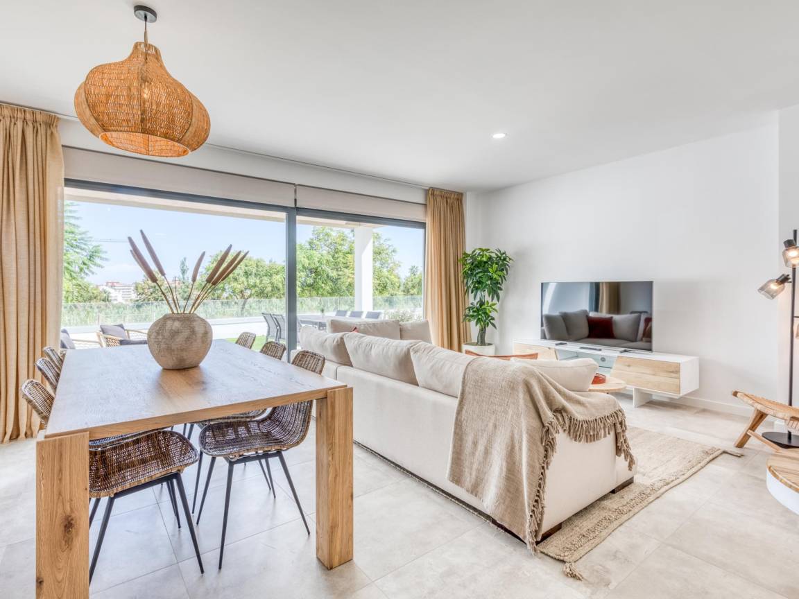 95 M² Apartment ∙ 3 Bedrooms ∙ 6 Guests - Estepona