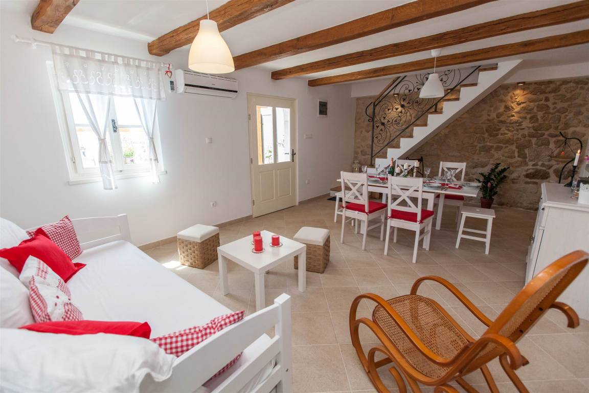 67 M² Ferienhaus ∙ 2 Schlafzimmer ∙ 5 Gäste - Selce