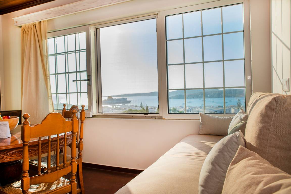 100 M² Talo ∙ 2 Makuuhuonetta ∙ 5 Vierasta - Paros