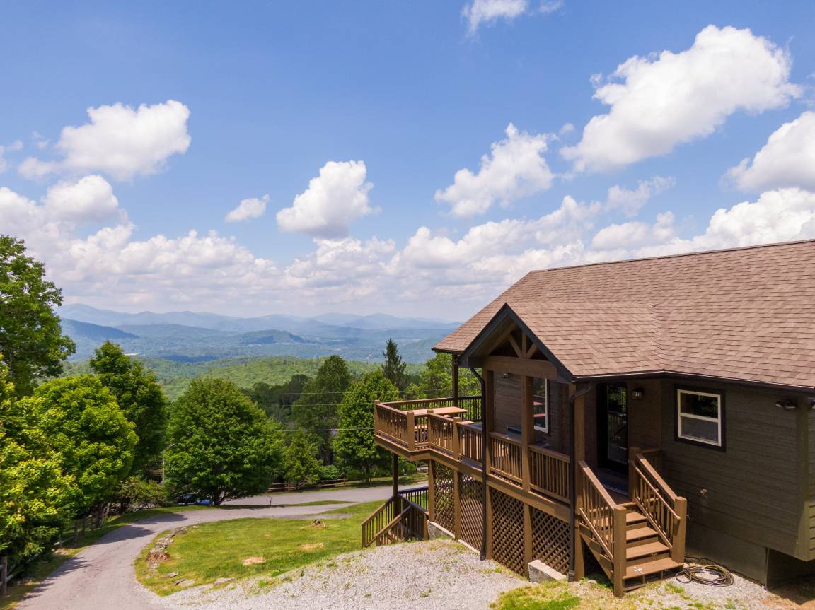 House ∙ 3 Bedrooms ∙ 10 Guests - Boone, NC