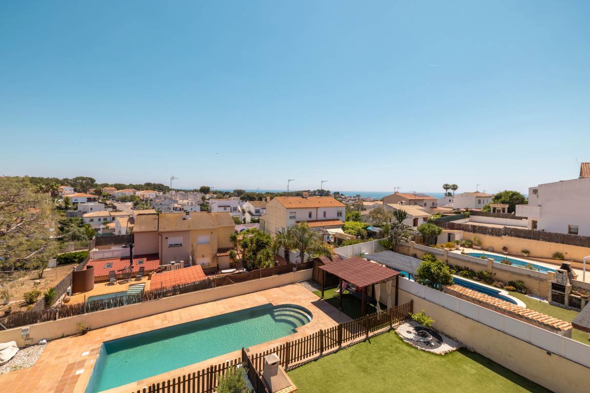 180 M² Ferienhaus ∙ 5 Schlafzimmer ∙ 8 Gäste - Segur de Calafell