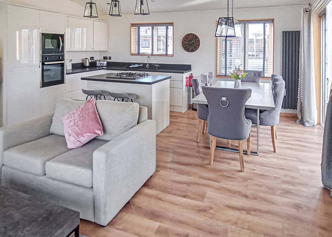 Chalet ∙ 3 Bedrooms ∙ 6 Guests - Newbury