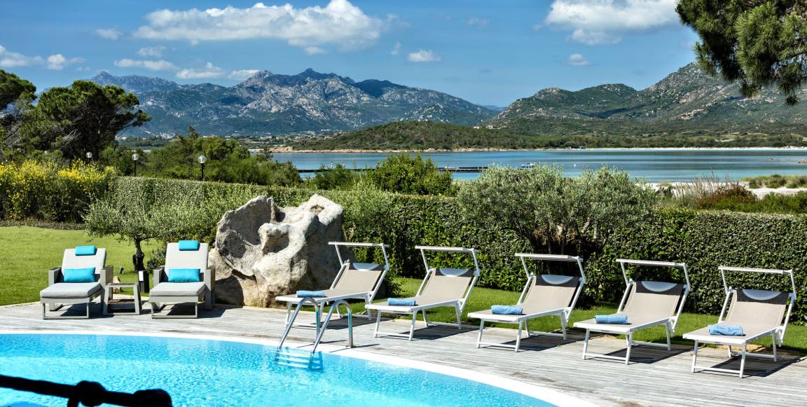 Villa ∙ 6 Bedrooms ∙ 12 Guests - San Teodoro, Sicily