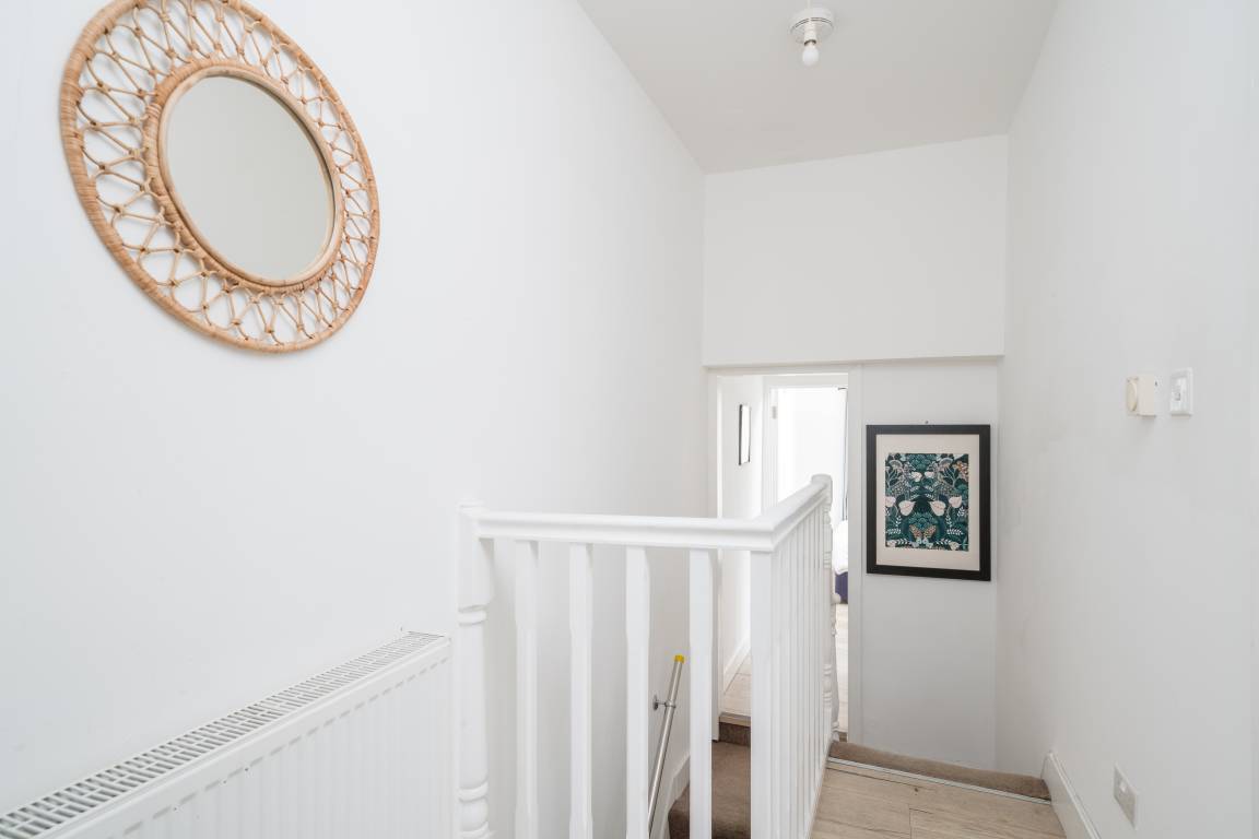 42 M² Apartment ∙ 2 Bedrooms ∙ 5 Guests - Ilford