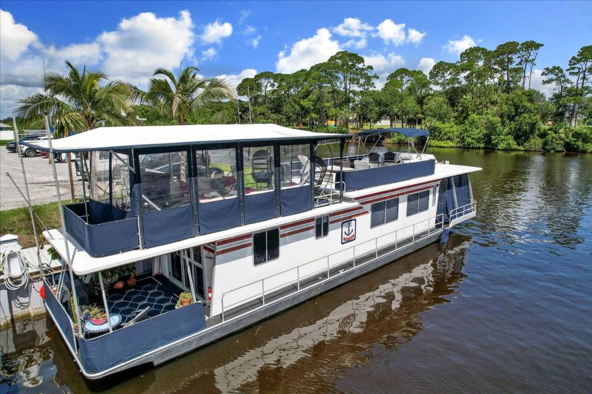 Houseboat ∙ 1 Bedroom ∙ 4 Guests - Florida