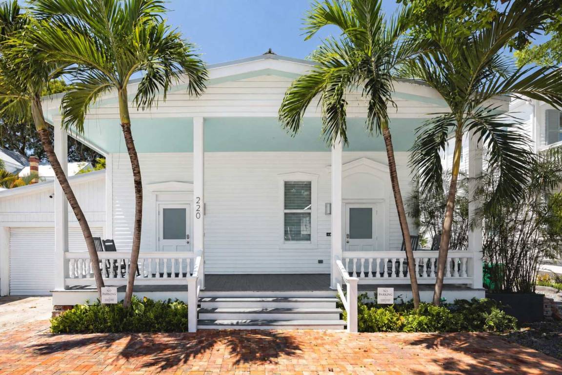 Apartment ∙ 3 Bedrooms ∙ 10 Guests - Key West, FL