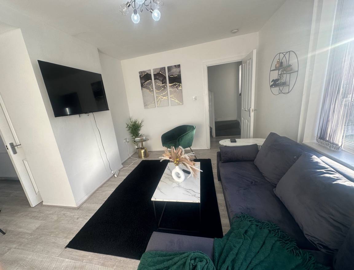 90 M² House ∙ 3 Bedrooms ∙ 6 Guests - Knutsford
