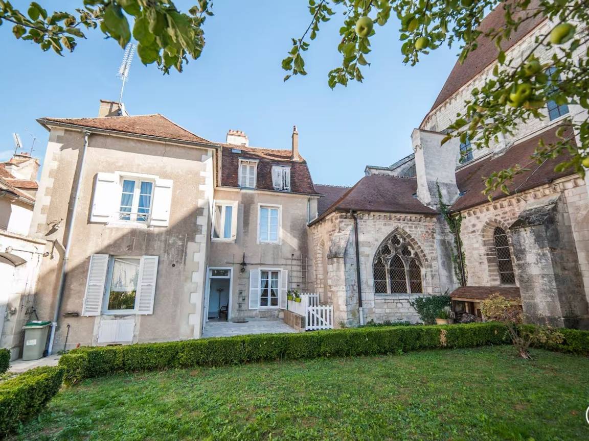 225 M² Cottage ∙ 4 Bedrooms ∙ 8 Guests - Chablis