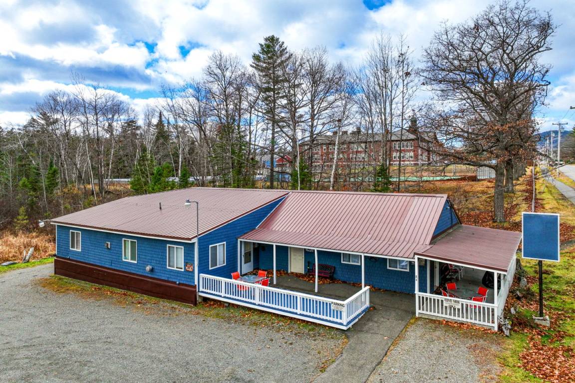House ∙ 2 Bedrooms ∙ 4 Guests - Greenville, ME